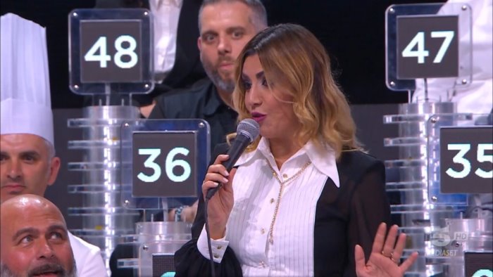 Avellino, l'assessore Politi a Ciao Darwin per la sfida Stellati-Trattorie - Ottopagine.it Avellino