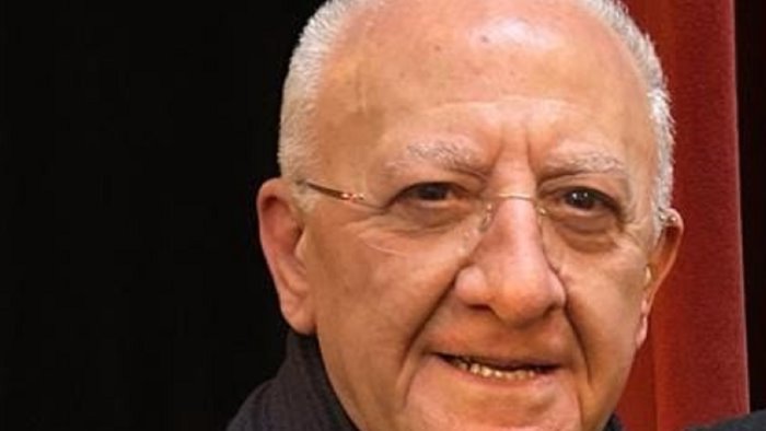 De Luca: "Quando tra secoli tirerò le cuoia donerò gli organi, atto di ...