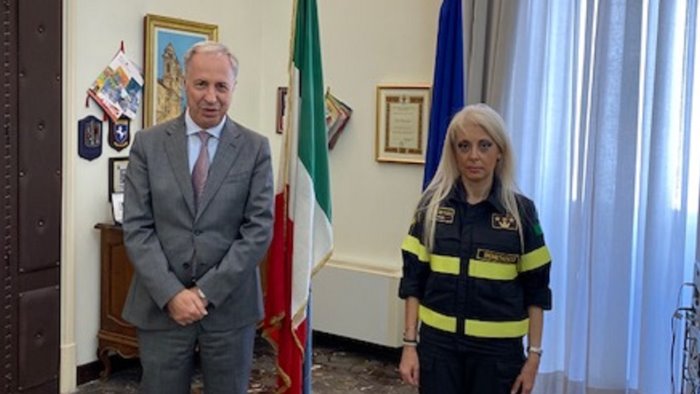 Il Prefetto Torlontano riceve il neo comandante dei Vigili del Fuoco Pezzimenti - Ottopagine.it ...